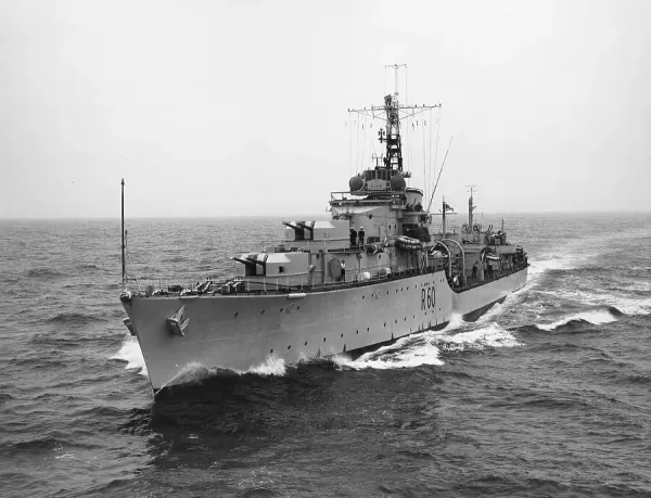 HMS Sluys, 1947 Unsere schönen Wandkunst- und Fotogeschenke umfassen ...