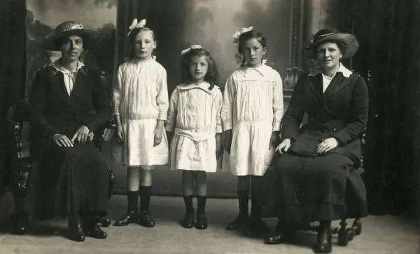 Aunt Sisters History