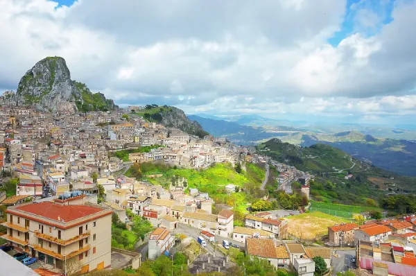 Caltabellotta Agrigento Sicilia The Hilltop Town Of Caltabellotta: