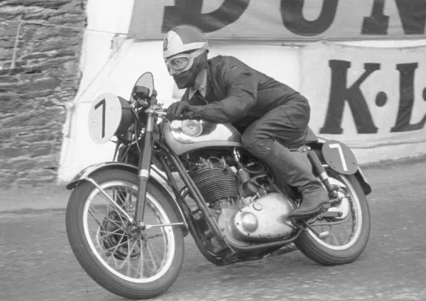Eddie Dow im Parkfield 1955 Senioren-Clubman-TT Unsere schönen ...