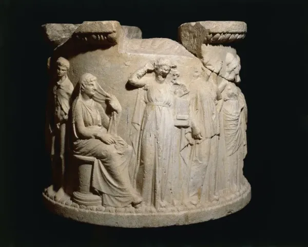 Circular neo-Attic marble altar with relief depicting