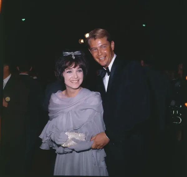 Suzanne Pleshette Troy Donahue Suzanne Pleshette Wikipedia