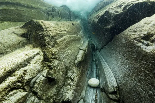 Underwater Valley