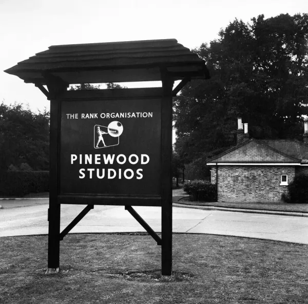 Pinewood Studio Logo