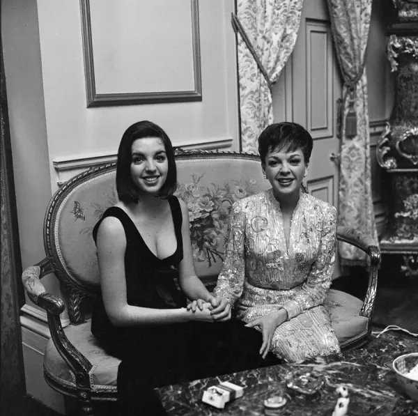 Judy Garland And Her Daughter Liza Minnelli In London 1964