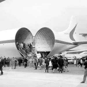 Boeing 377 MGT mini Guppy N111AS Aero Spacelines Santa