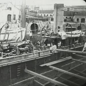 Russo-Japanese War Damaged structure Man in white suit